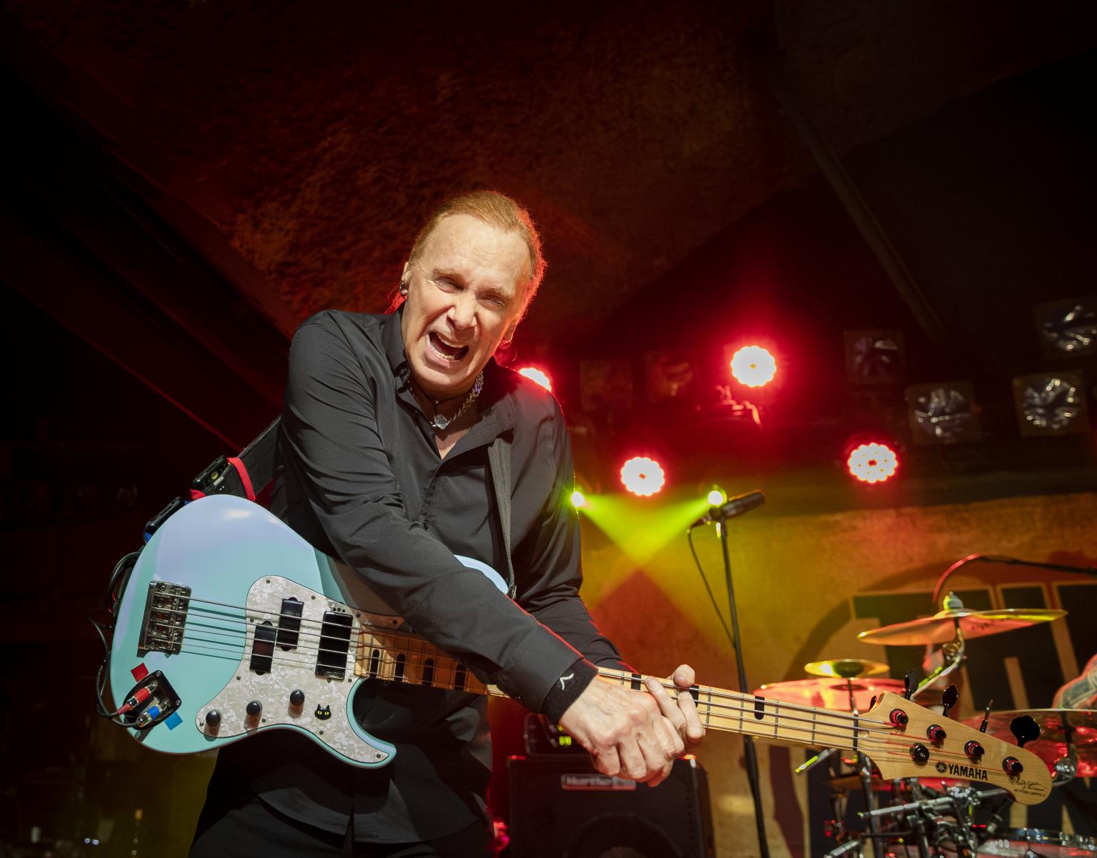 Yamaha Guitar Development | Catching up with Billy Sheehan
